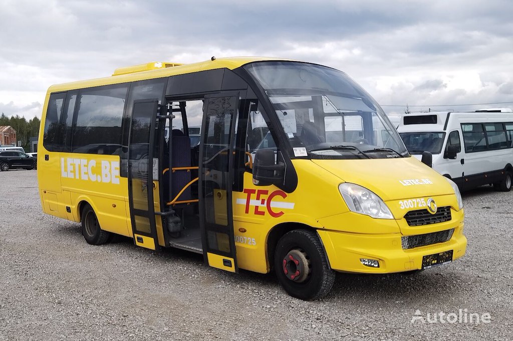 IVECO Rosero First HANDICAP putnički minibus