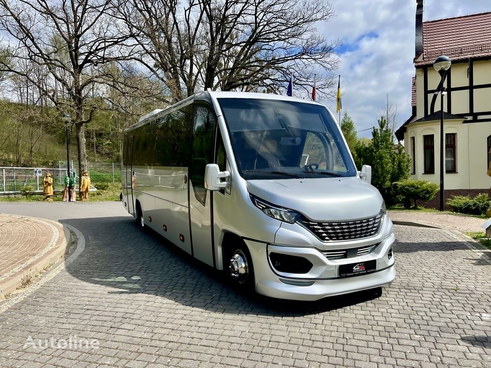 Novi IVECO Daily 70C putnički minibus