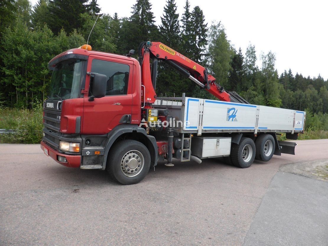 Scania P124 360 kamion s ravnom platformom