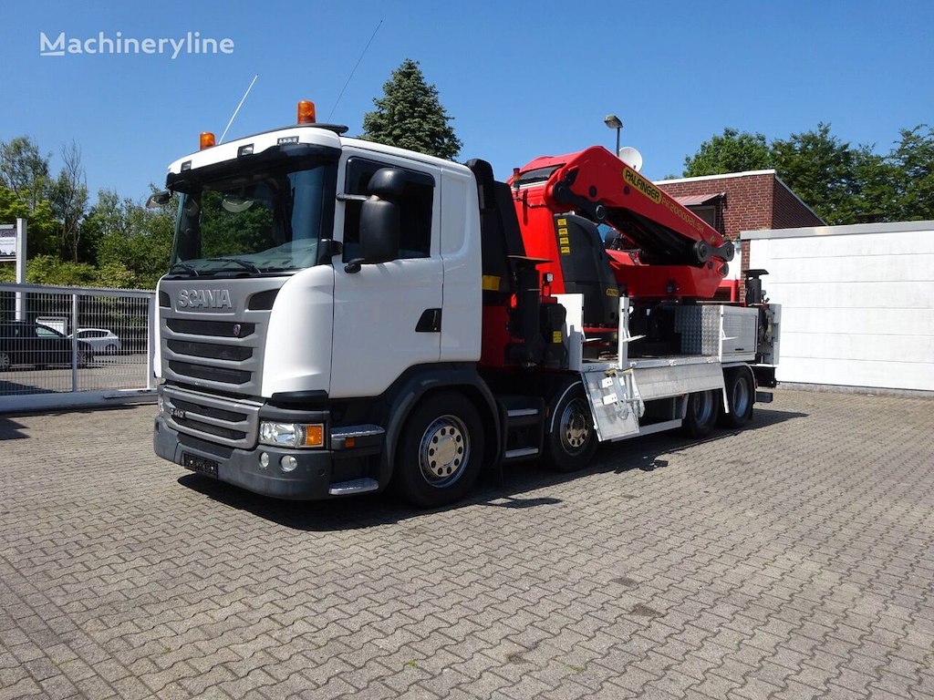 Scania kamion s ravnom platformom