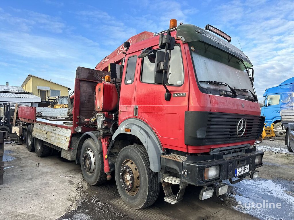 Mercedes-Benz 3238 8X4/4 FASSI F580 kamion s ravnom platformom