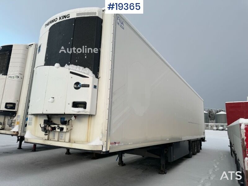 Schmitz Cargobull Closed semi-trailer w/ refrigerator/freezer unit poluprikolica hladnjača