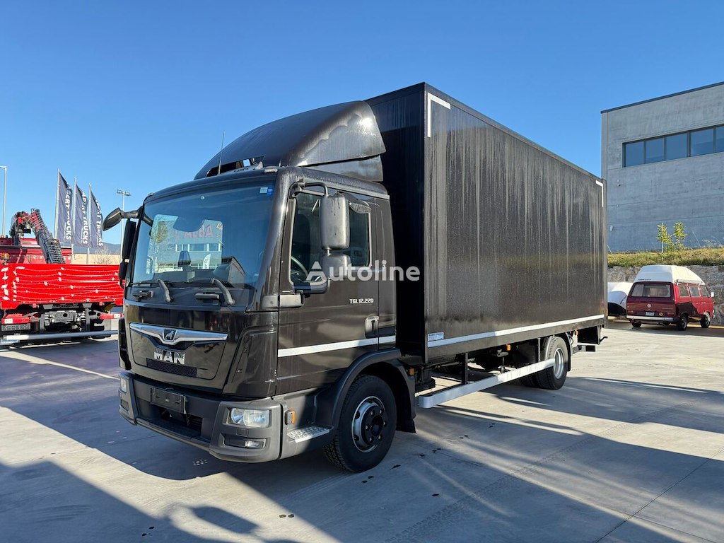 MAN TGL 12.220 kamion furgon