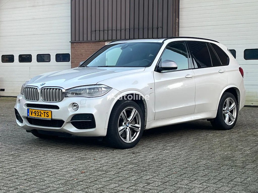 BMW X5 M50d / Grijs kenteken / Head up / Luchtvering / Leer / Navi / terenac