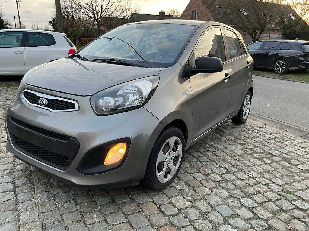 Prodaje se KIA New picanto hečbek na aukciji