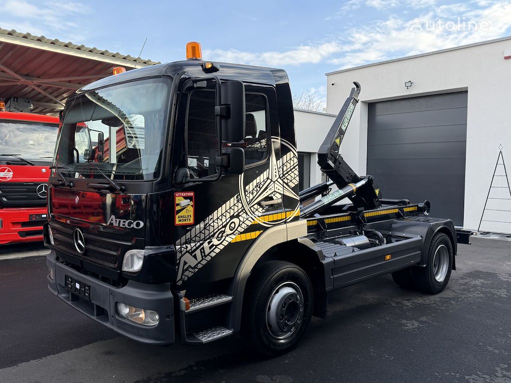 Mercedes-Benz ATEGO 1218 HÁKOVÝ NOSIČ KONTAJNEROV CONTAINER HOOKLIFT kamion rol kiper