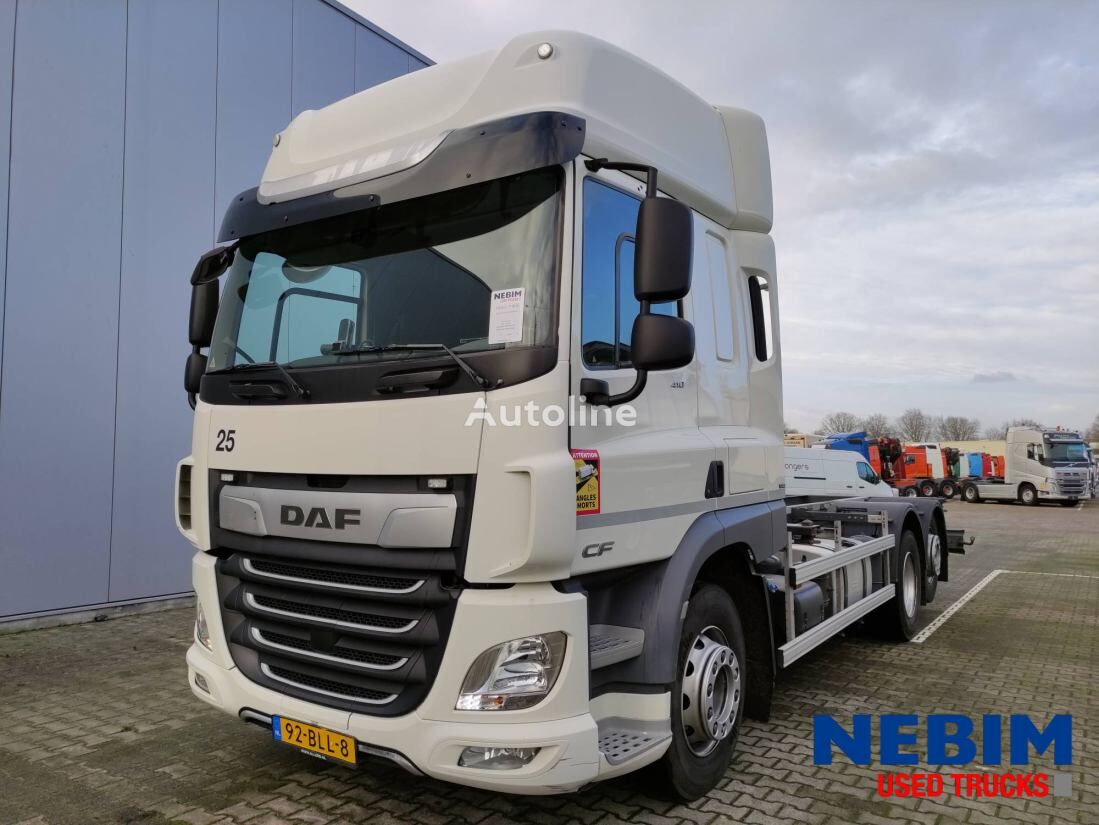 DAF CF410 6x2 ADR/VLG AT - 20" Twist locks vozilo za prevoz kontejnera