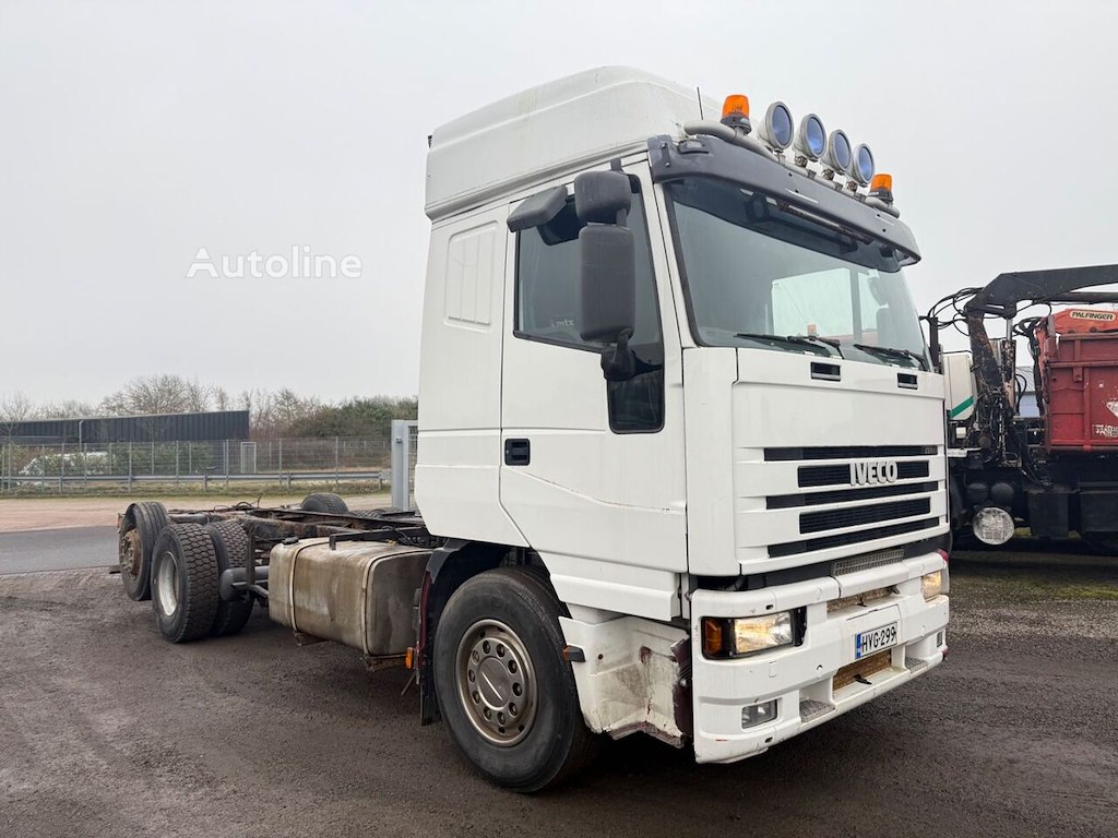 IVECO Eurotech 260E43 6x2 manual retarder kamion sa kukom za podizanje tereta