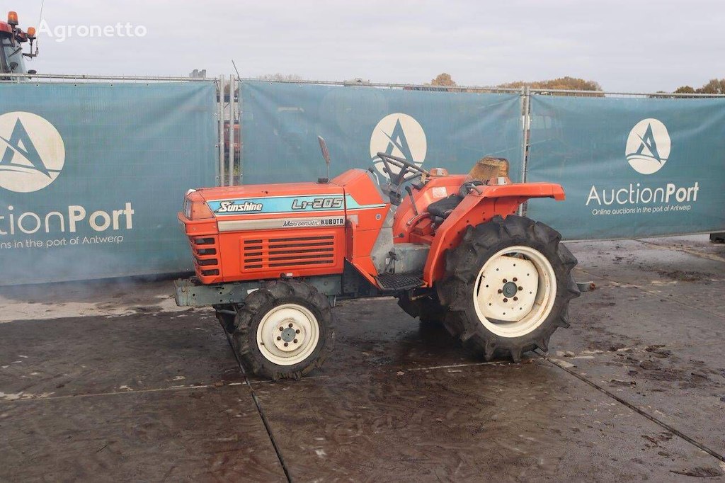 Prodaje se Kubota Sunshine L1-205 traktor točkaš na aukciji