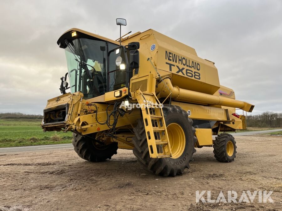 Prodaje se New Holland TX68 kombajn za žito na aukciji