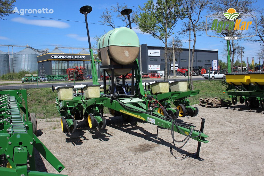 John Deere 7000 pneumatska precizna sejalica