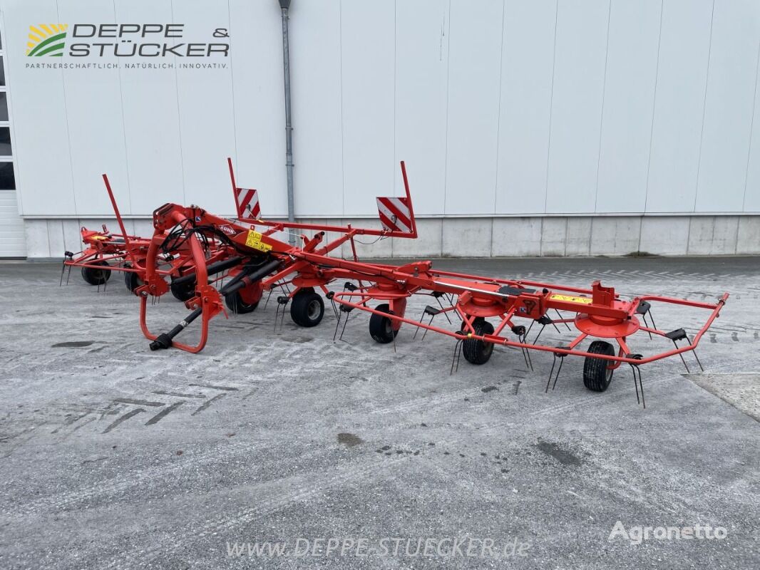 Kuhn GF 8702 prevrtač sena