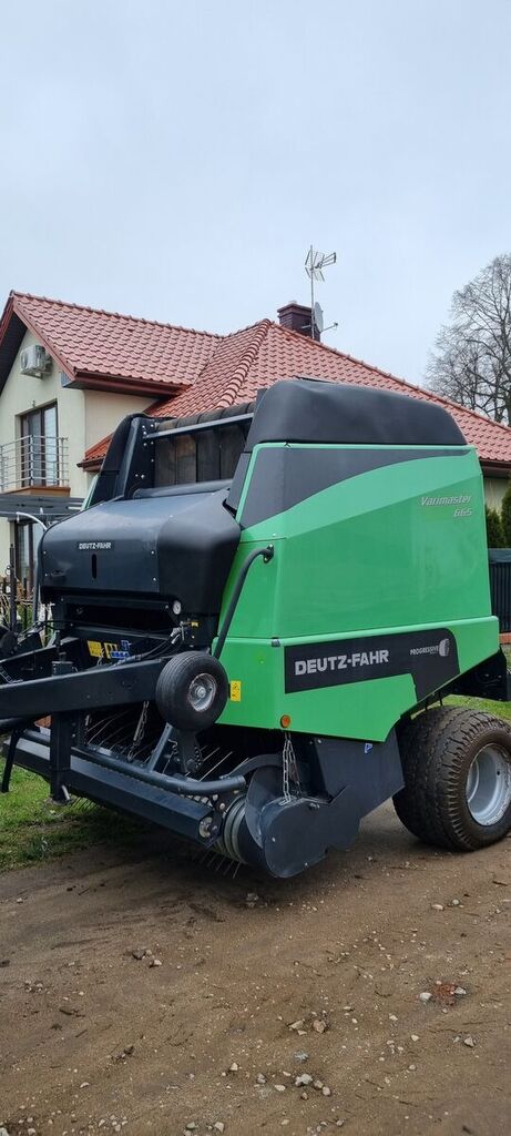 Deutz-Fahr Varimaster 665 Zmiennokomorowa jak Kuhn VB3160 balirka za okrugle bale