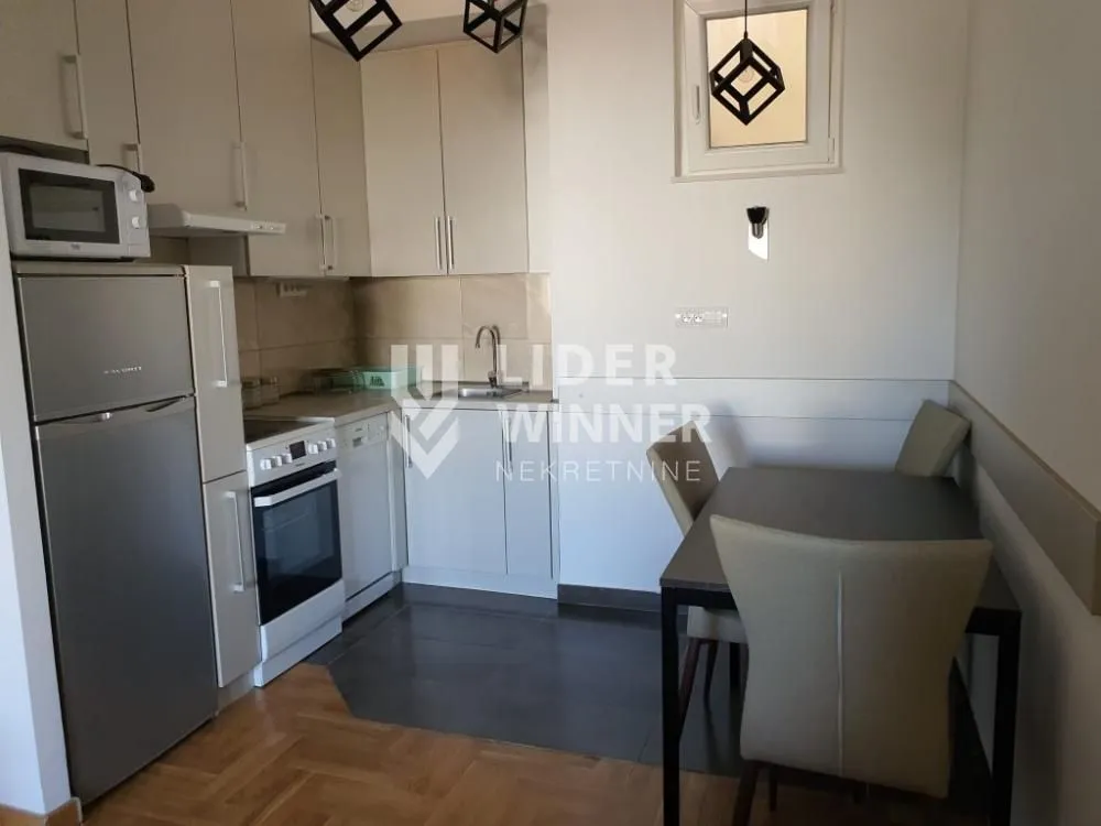 Izdavanje, dvosoban stan, 41m2, Stari Grad, Beograd