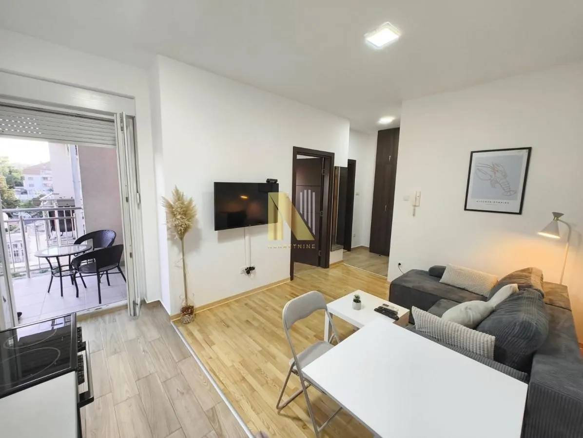 Izdavanje, jednosoban stan, 30m2, Centar, Novi Sad