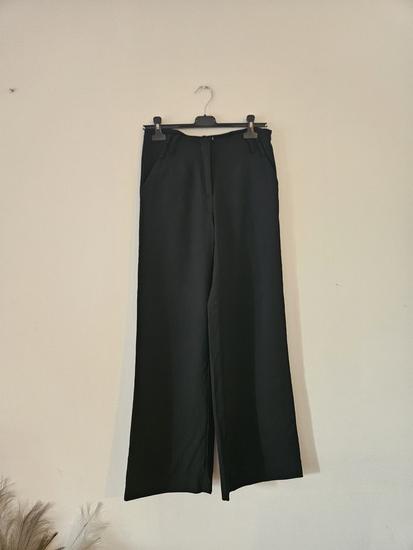 Crne pantalone