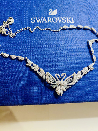 Swarovski prelepa ogrlica