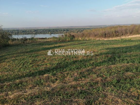 HITNA PRODAJA! – VIKENDICA SA POGLEDOM NA DUNAV, NOVI SLANKAMEN!