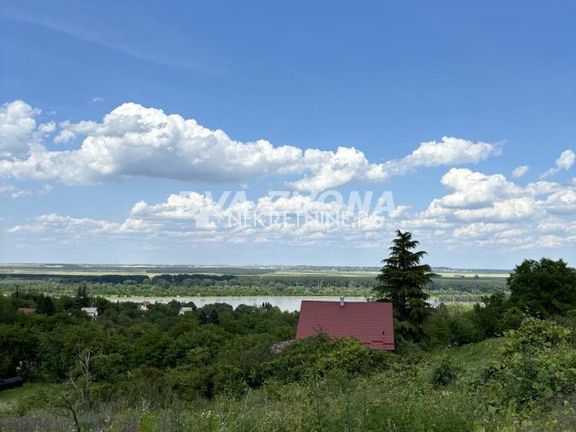 RETKO U PONUDI! PLAC SA POGLEDOM NA DUNAV! NOVI SLANKAMEN!