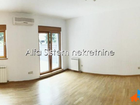 Vračar, Kalenić pijaca, 2.0 stan, 57m2, 750 EUR, ID 37555