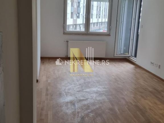 Useljiv dvosoban san u novom kompleksu