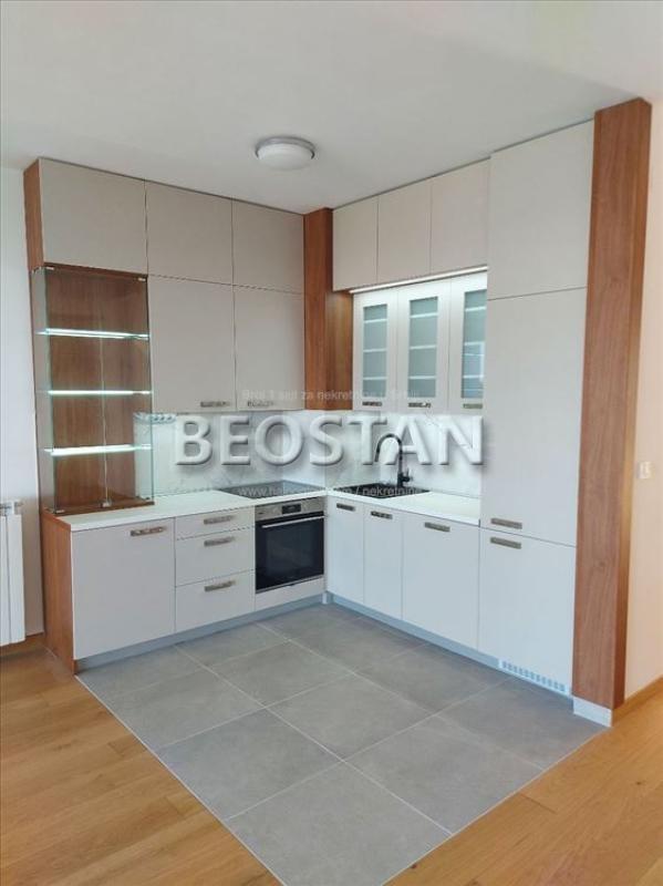 Bulevar Heroja Sa Kosara, Trosoban stan za izdavanje, 93m2, 1.600€