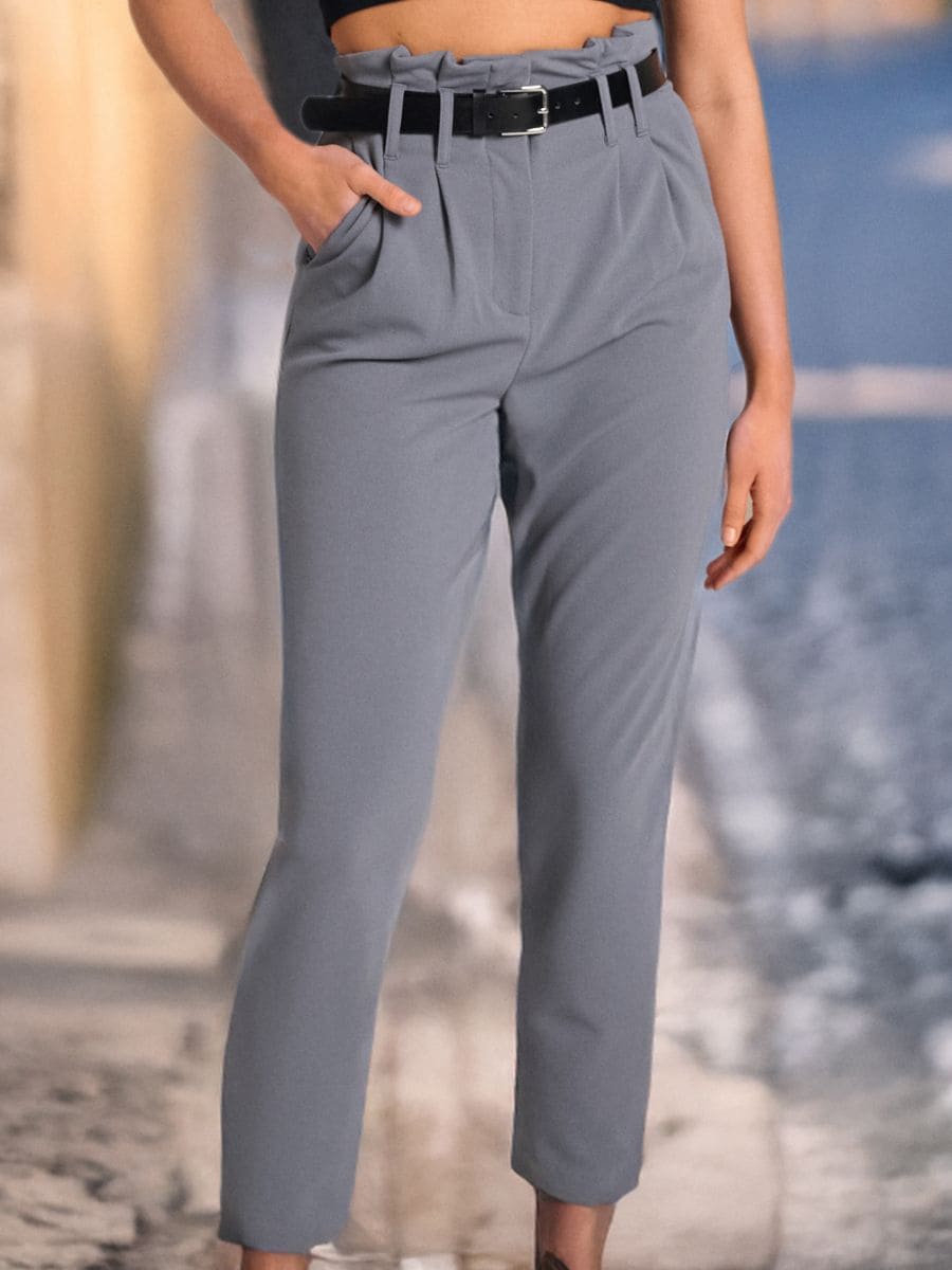 Paperbag pantalone sa kaišem