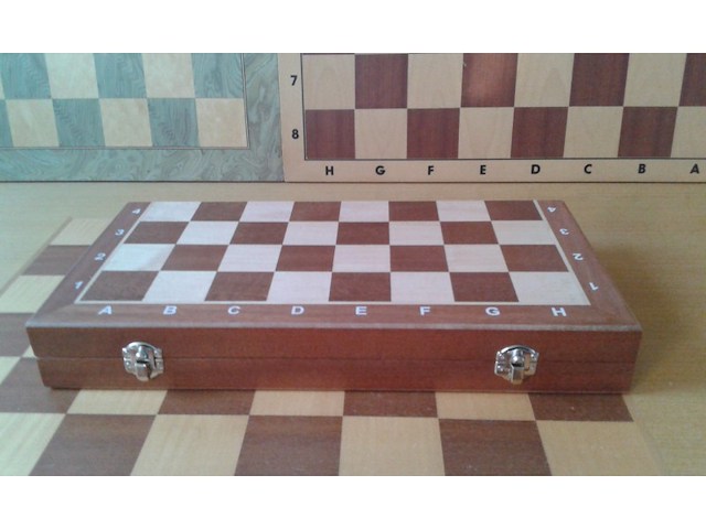 Sah Tabla-Kutija 39 cm x 39 cm  sa Figurama (Nemacka)