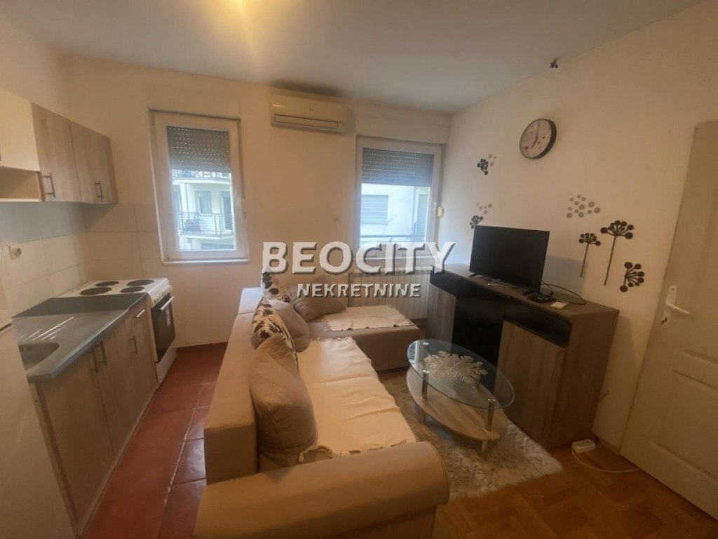 Novi Sad, Bulevar Evrope, Bulevar Evrope , 1. 5, 30m2, 300EUR