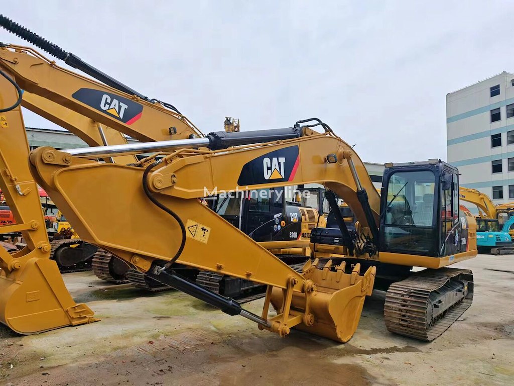 Caterpillar 320D2 bager guseničar