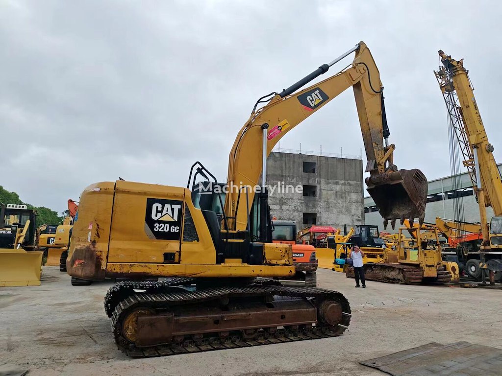 Caterpillar 320GC 320 ORIGINAL CHEAP EXCAVATOR bager guseničar