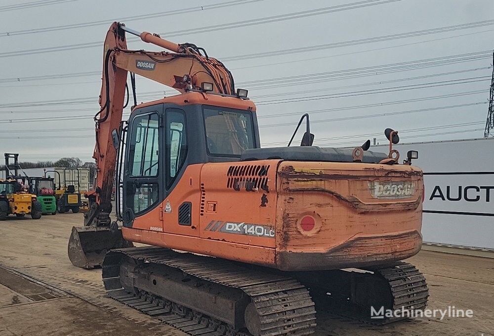Doosan DX140 LC bager guseničar