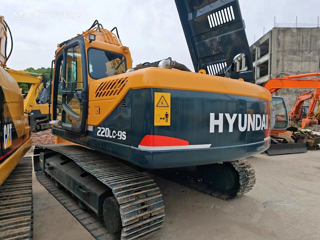 Hyundai R220LC-9S bager guseničar