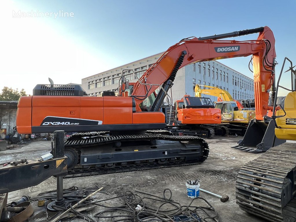 Doosan DX340 bager guseničar