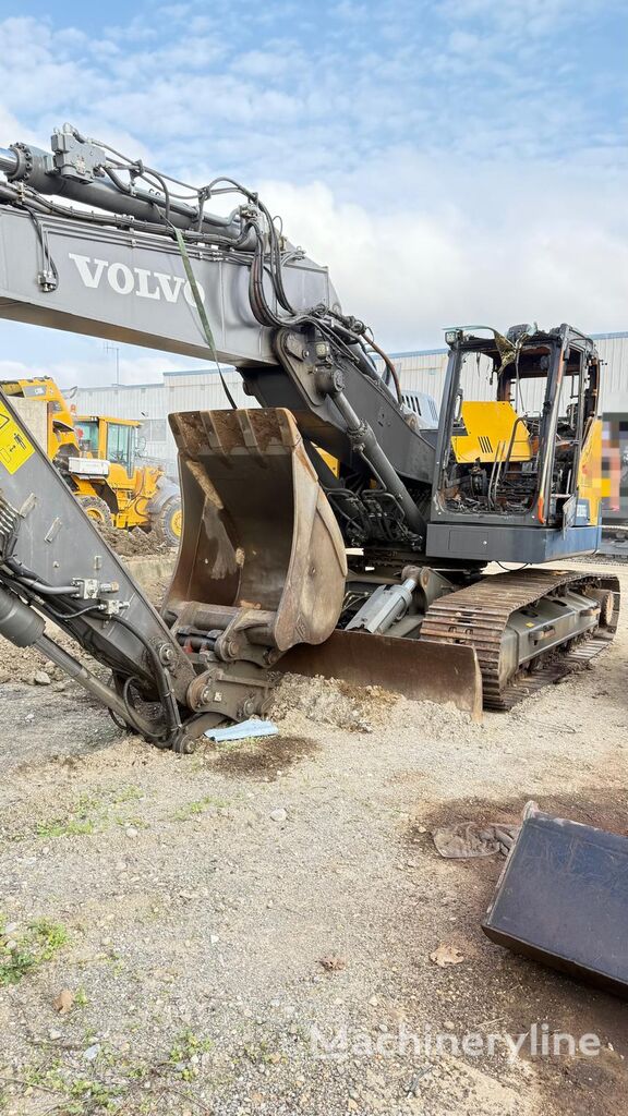 Volvo ECR235EL bager guseničar nakon udesa