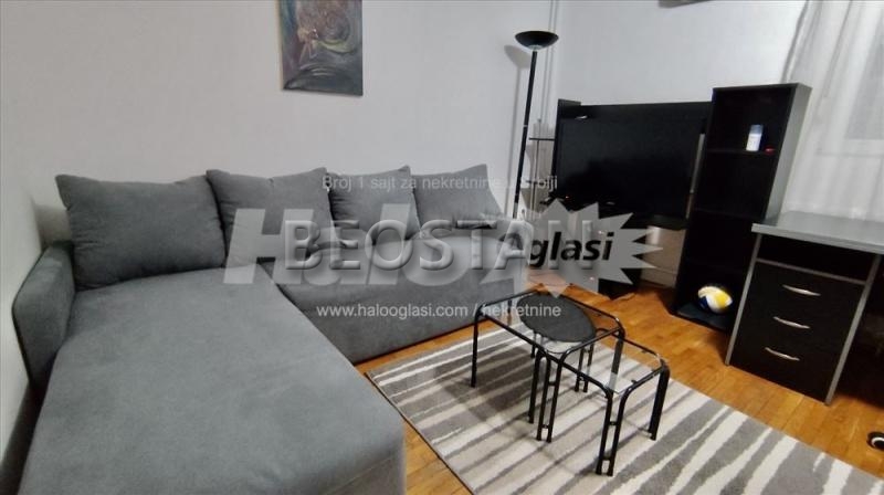 Novi Beograd - Blok 28 #60553 450 €