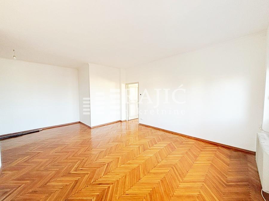 Centar,Kraljice Natalije 85m2,3.5 #4141 700 €