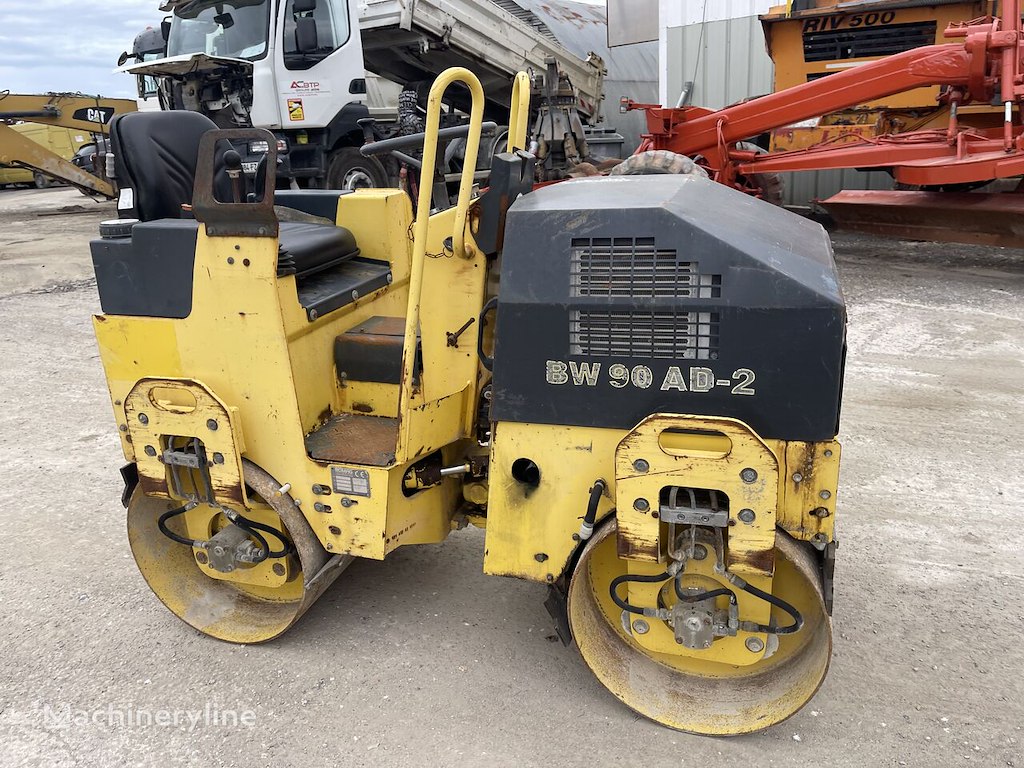 BOMAG BW 90 AD - 2 mali valjak