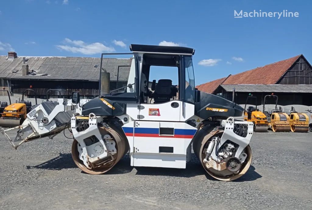 BOMAG BW 154 AP valjak za asfalt