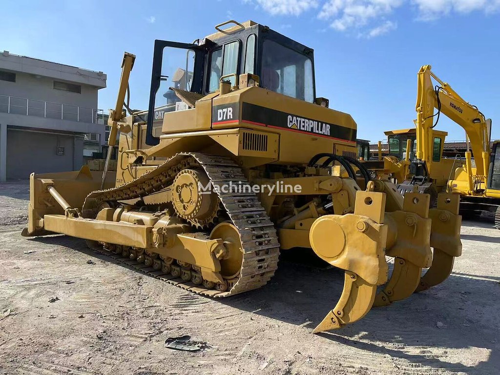 Caterpillar D7R buldožer