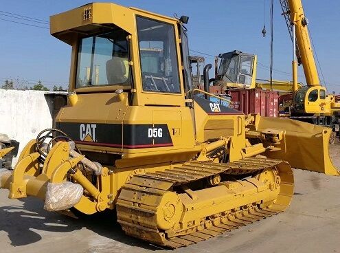 Caterpillar D5G buldožer