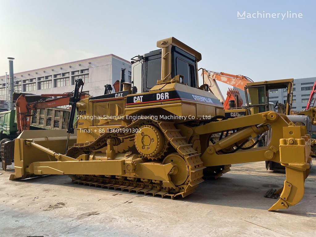 Caterpillar D6R buldožer