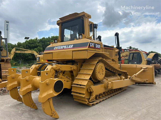 Caterpillar D8R buldožer