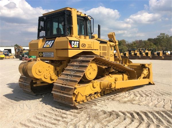 Caterpillar D6R buldožer