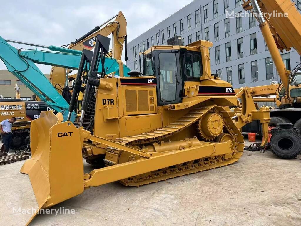 Caterpillar D7R buldožer