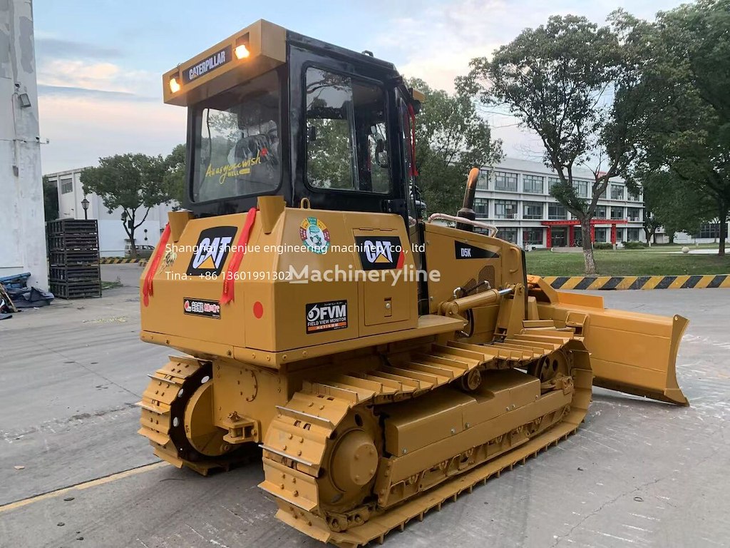 Caterpillar D5K buldožer