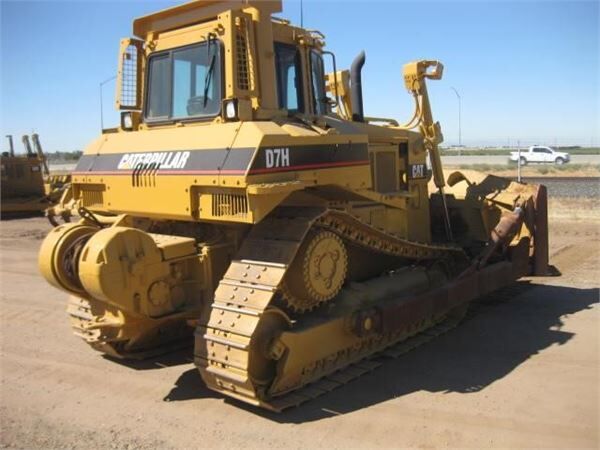 Caterpillar D7H buldožer