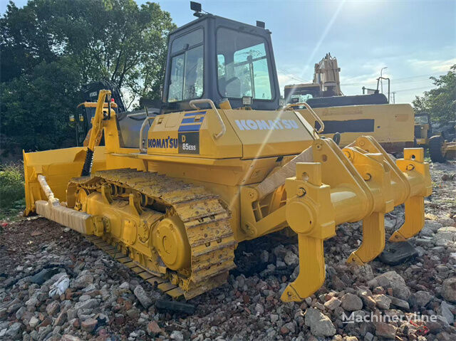 Komatsu D85 buldožer