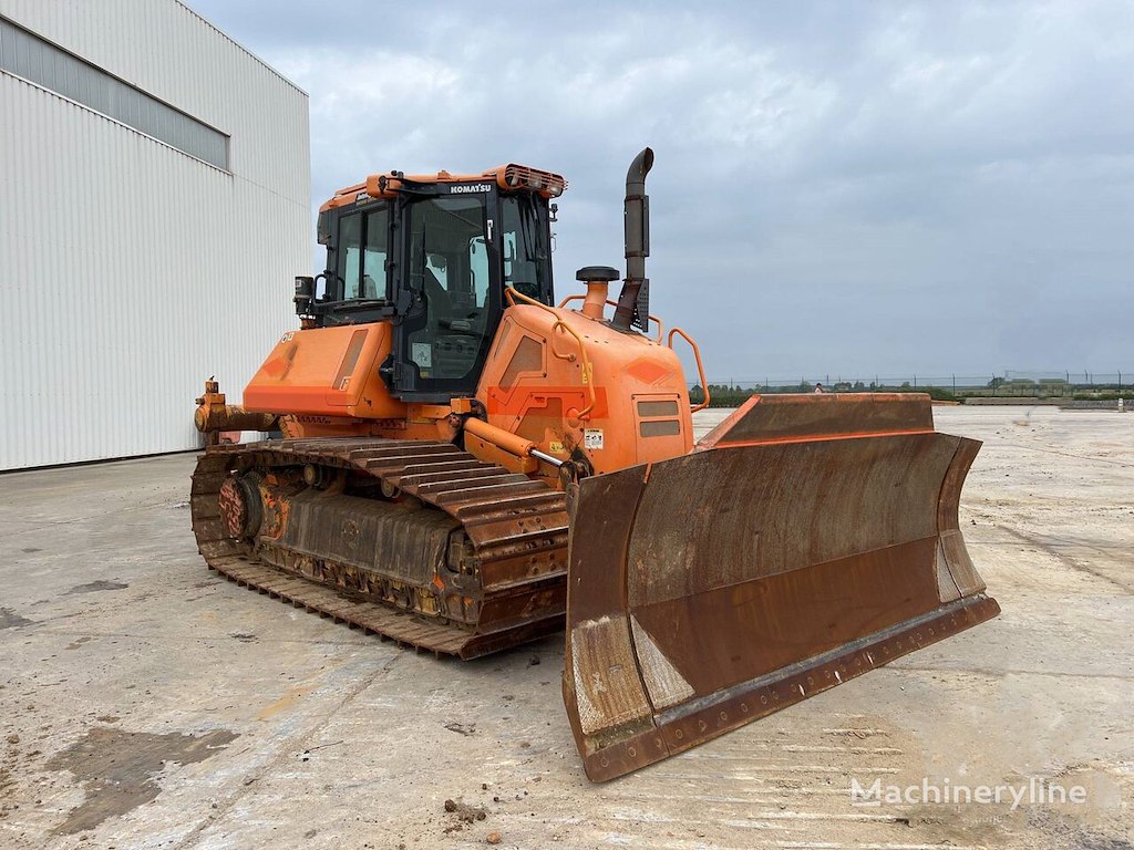 Komatsu D61PXi-24 buldožer