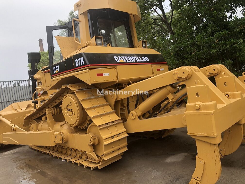 Caterpillar D7R buldožer